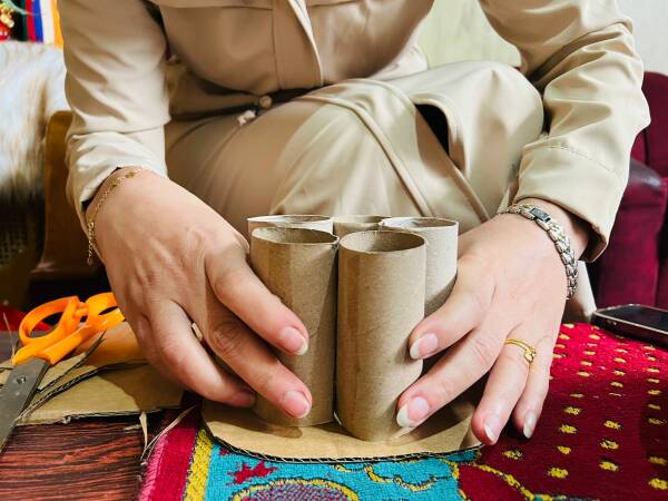 JINHAGENCY | A Young Palestinian Woman Recycles Waste by Incorporating ...