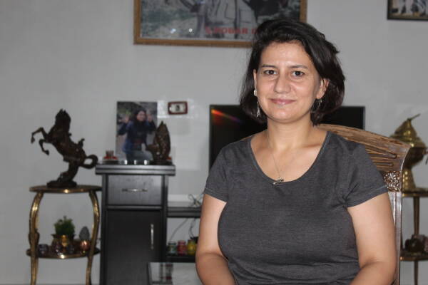 JINHAGENCY | Sînemager Safînaz Evdikê: Şoreş rê vekir